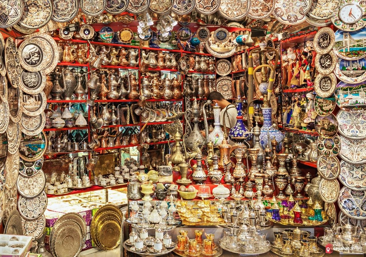Einkaufen im Großen Basar: Tipps und Tricks für Touristen