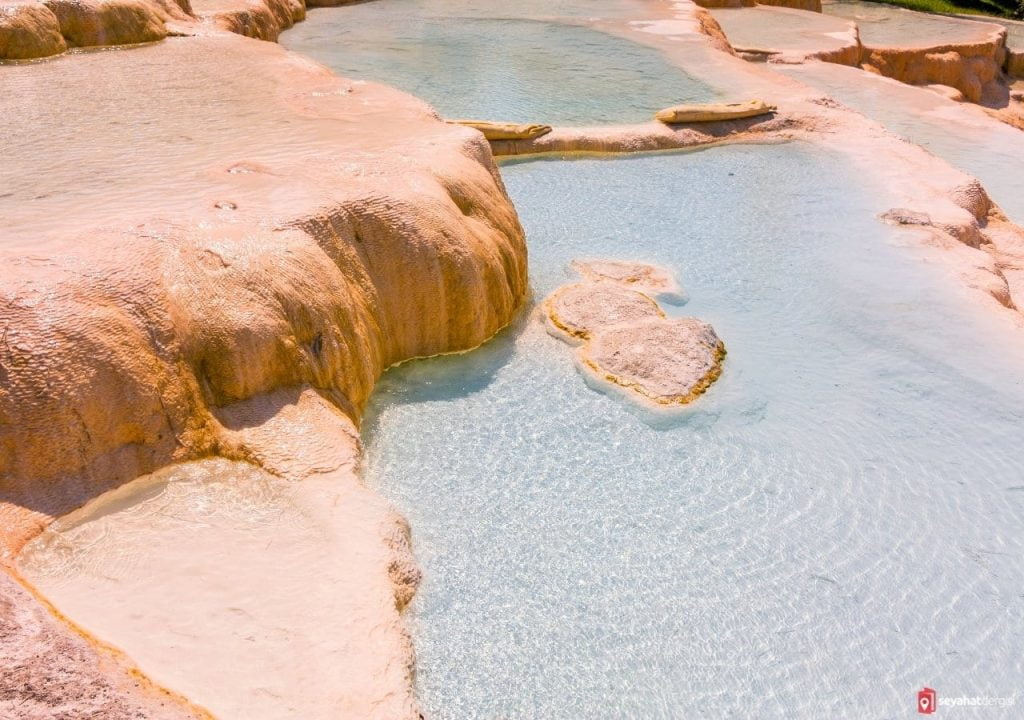 Karahayıt Kaplıcaları: Kırmızı Su Faydaları | 2024 Fiyatları