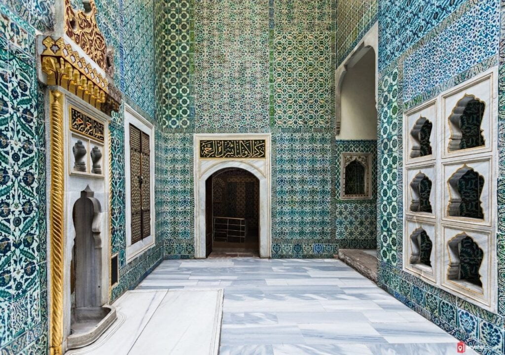 Topkapi Palace Travel Guide | Where? Entry Fee, Opening Hours
